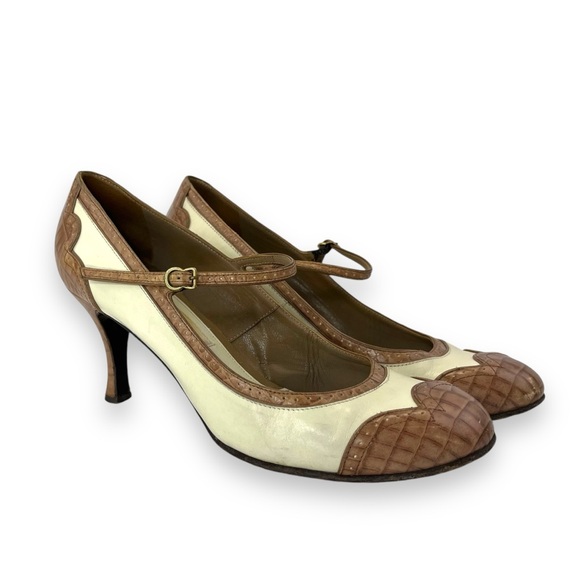 Marc Jacobs | Shoes | Marc Jacobs Vintage Tan Cream Leather Scalloped ...